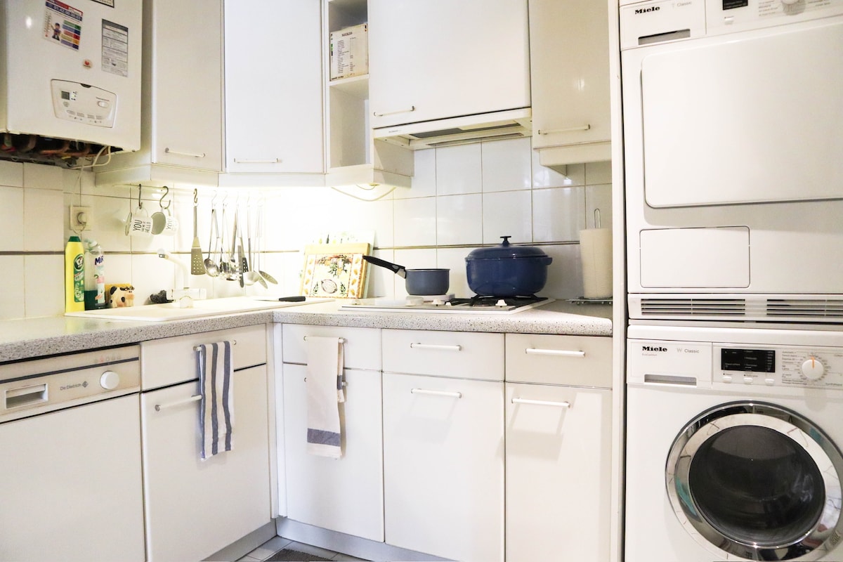15m walk to Champs Elysées & Galeries Lafayette - Flats for Rent in ...