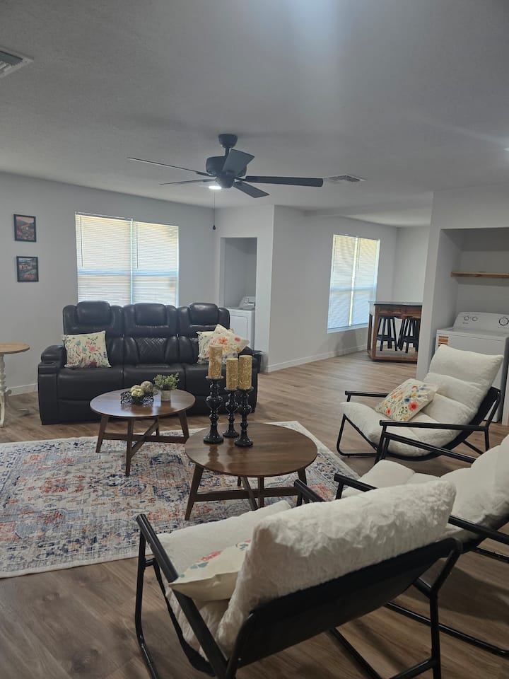 House Near Lake Wichita. - Wichita Falls, TX