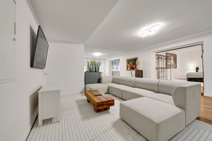 Palais Royal | 3 Rooms - 149m² | A3 Cgn & Dus - Remscheid