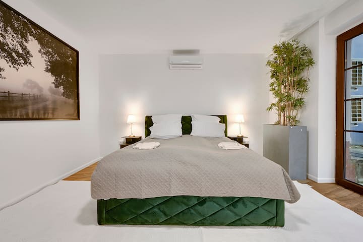 Palais Royal | 3 Rooms - 149m² | A3 Cgn & Dus - Remscheid