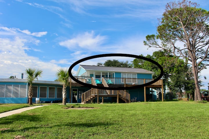 Bay House Studio That Fits Up To 12 Guest! - Danbury, TX