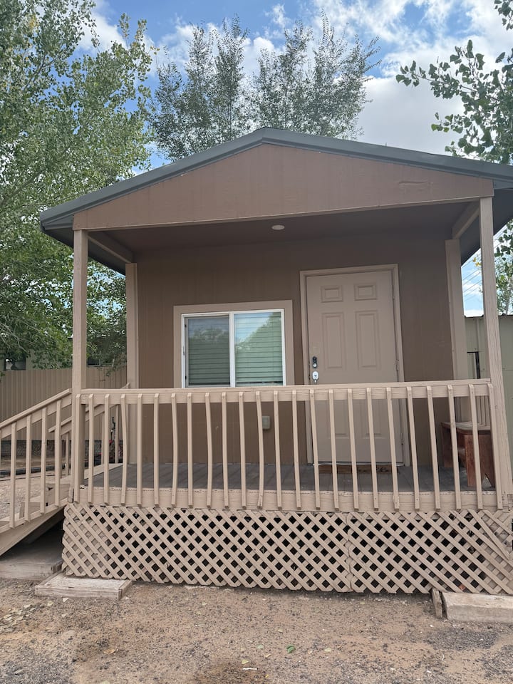 Cozy Newly Renovated Tiny House Getaway - Los Lunas, NM