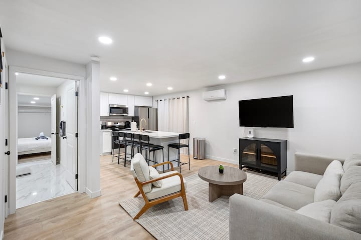 Quad Vista Retreat #A - Everett, WA