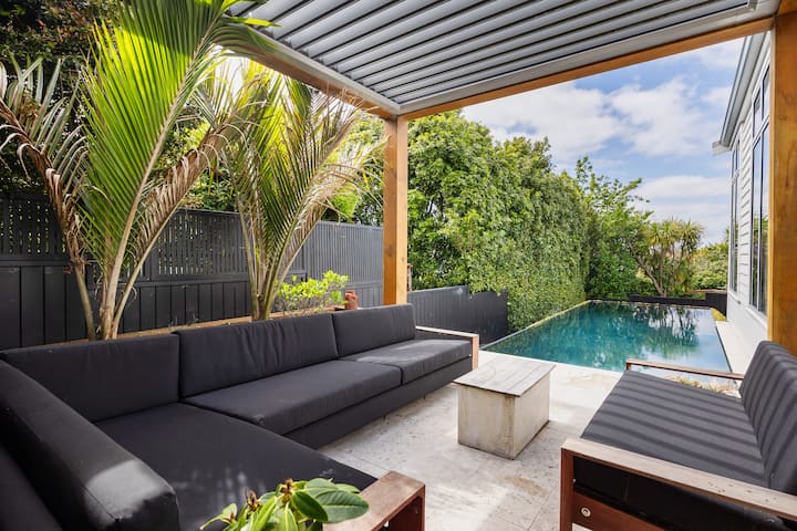 Luxury Parnell Pad With A Pool - Auckland