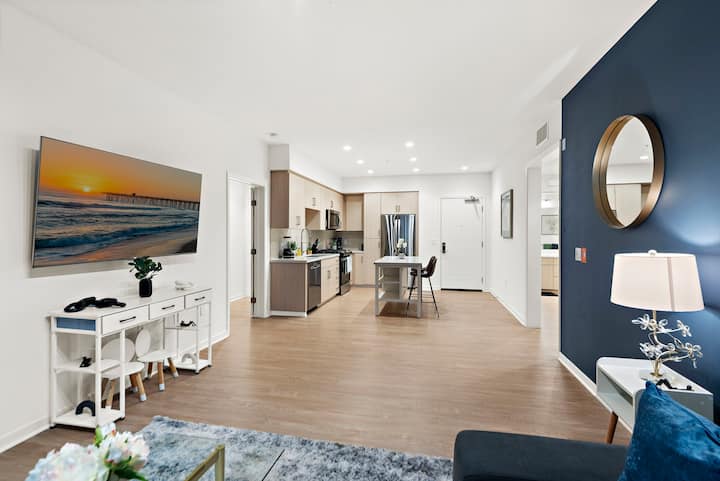 Stylish Large 3 Beds Resort Near By Spectrum - Santa Ana, CA