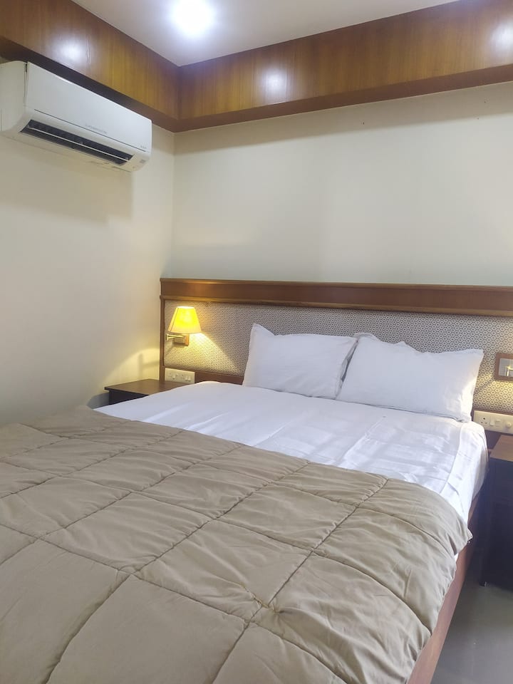 Independent Room With Balcony In Modern Apartment - Thiruvalla
