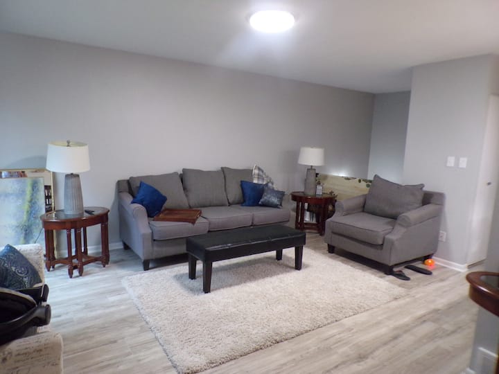 Renovated 2-bed Condo 5-minute To Many Activities - Colorado Springs, CO