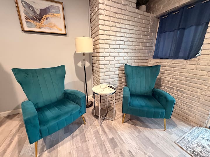 “Your Home Away From Home In Claremont” - Pomona, CA