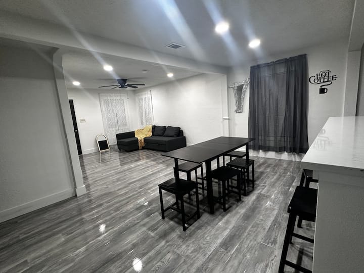 Spacious Home In Desoto For Families & Groups - Lancaster, TX