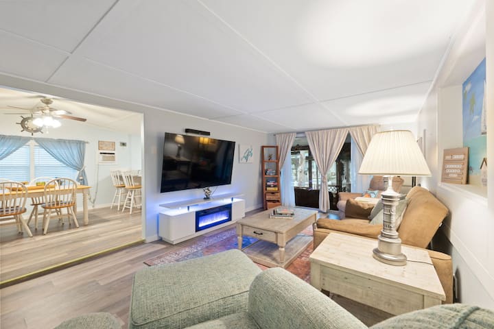 Weeki Wachee River Rv Hookups Kayaks Pet Friendly - Spring Hill, FL