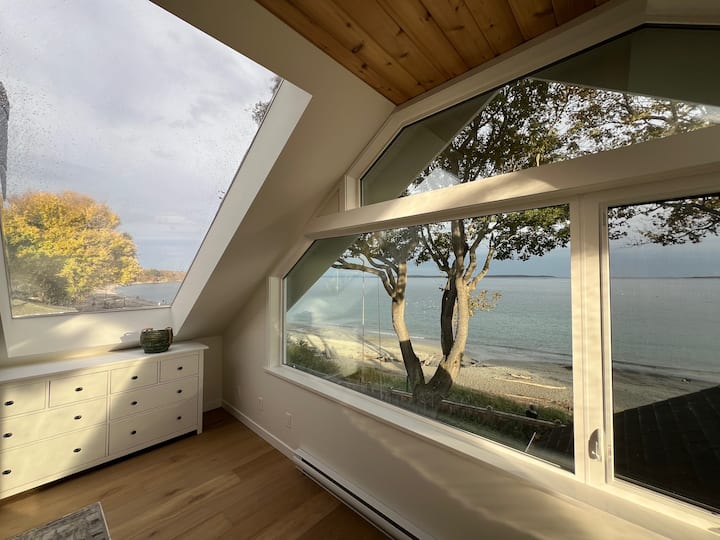 Willows Beach Loft Apartment — Oceanfront, New - 오크 베이