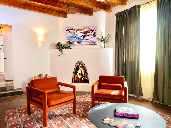Hot Tub, Fireplace, Families Welcome - Santa Fe, NM