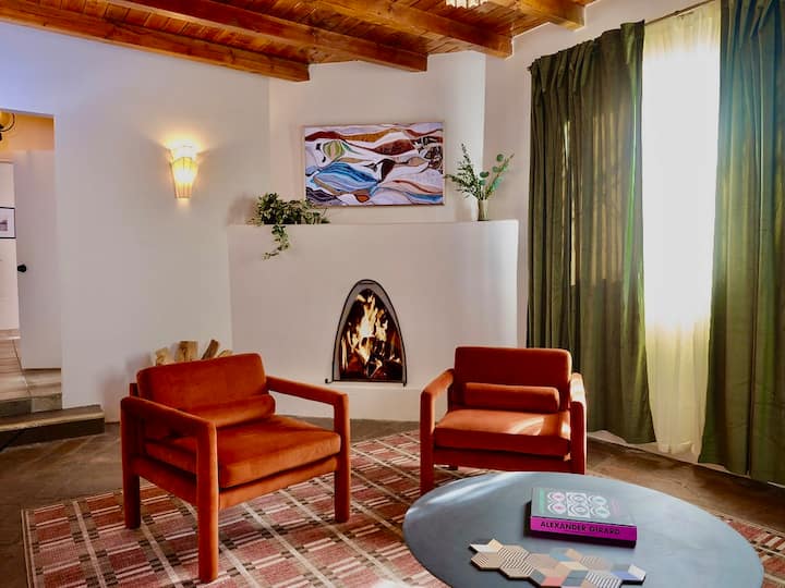 Hot Tub, Fireplace, Families Welcome - Santa Fe, NM