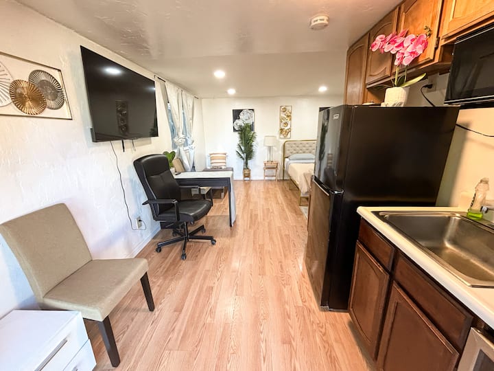 Pvt Studio Near Good Samaritan & Netflix | Desk - Los Gatos, CA