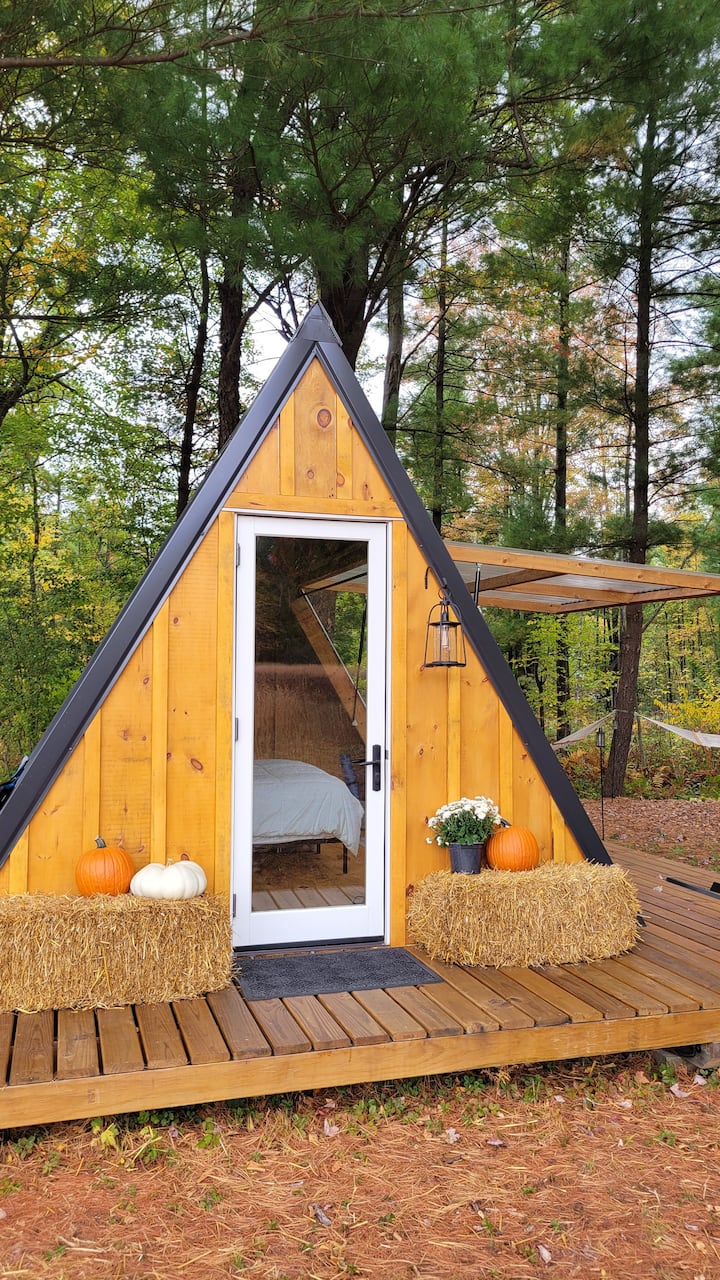 New A-frame - Off-grid Tiny Home Cabin ~Peaceful~ - Electric Forest