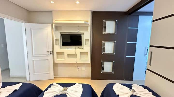 Casa Inteira Para Locação No Pari - Jardim