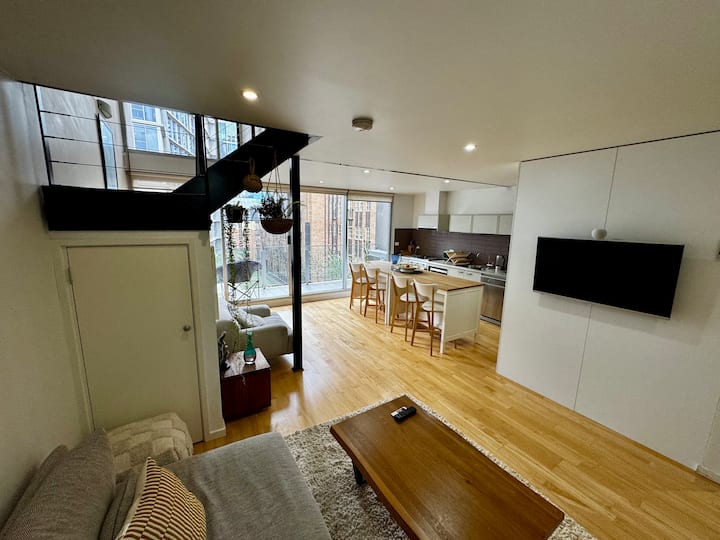 City Oasis Loft With Pool, Spa & Sauna - Melbourne