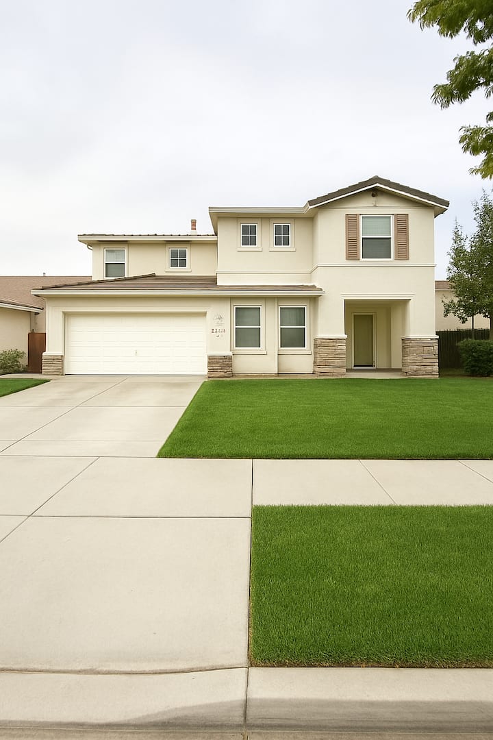 Spacious Cozy Double Story - マーセド, CA