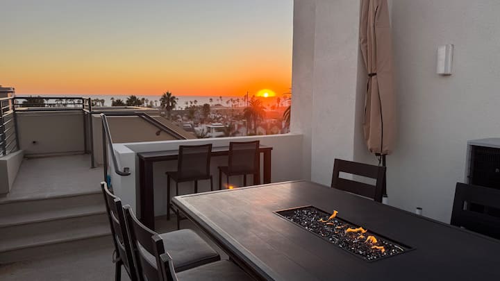 Coastal Condo Mid-term Rental W/ Roof-top Patio - 오션사이드