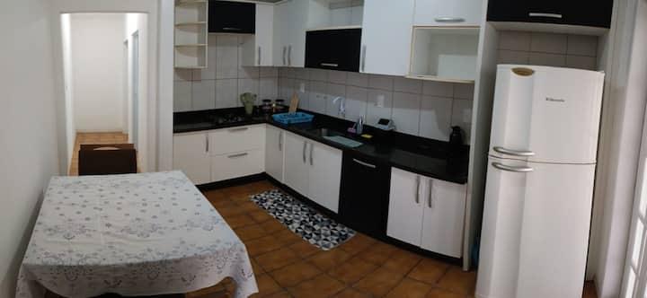 Excelente Ap Em Bairro Residencial Próx Da Praia - Balneário Camboriú