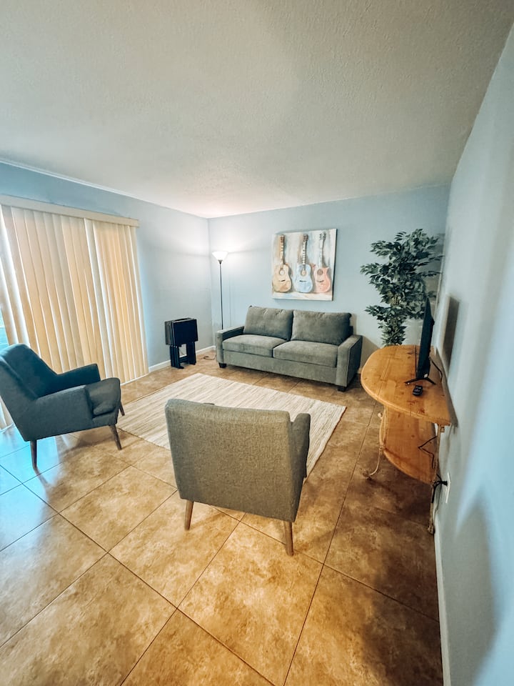 Modern Condo In Heart Of Phx– Pool, Wi-fi, Parking - Phoenix