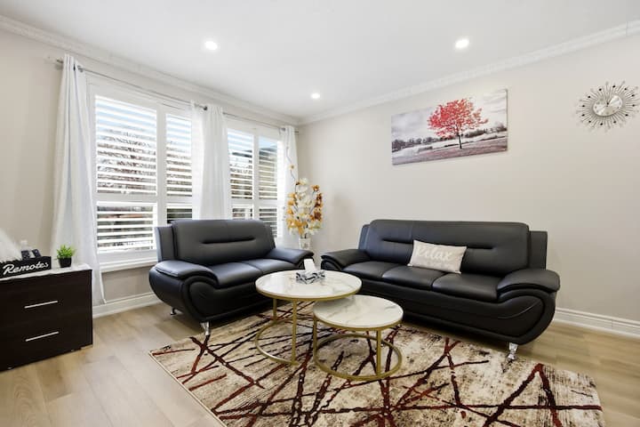 Renovated 4br Home • 5 Beds • Near Pearson Airport - Toronto