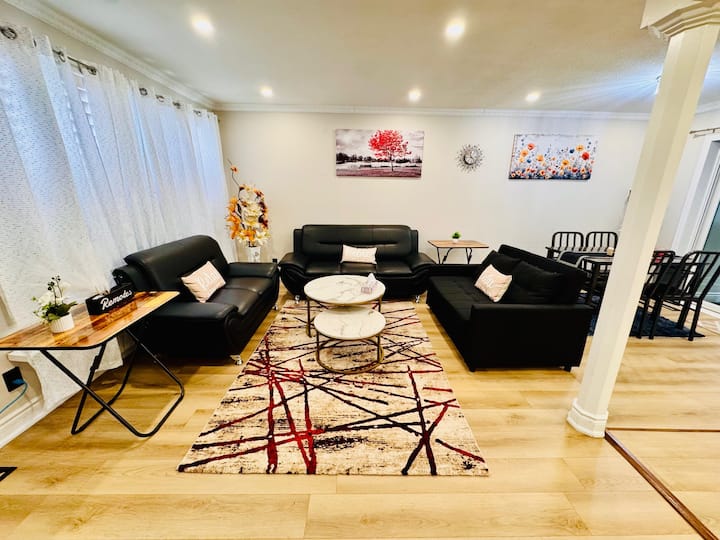 Quiet 4br Detached Near Pearson | Spacious Parking - Toronto