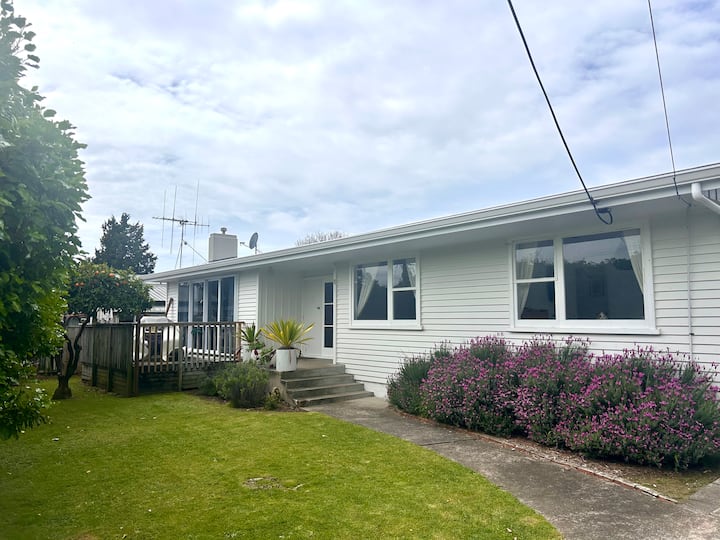 Welcome To Your Home Away From Home - Mount Maunganui