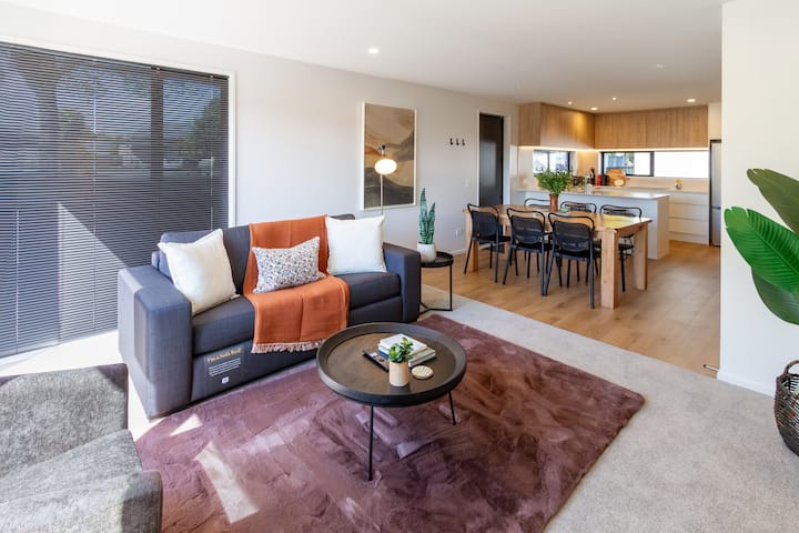 Walk In, Unwind & Feel Right At Home - Christchurch