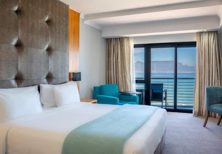 Spacious King Room With Private Balcony Retreat - 파클랜드