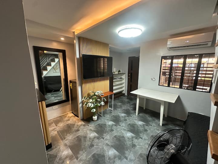 Cozy Modern Apartment Staycation Spot - Tarlac City