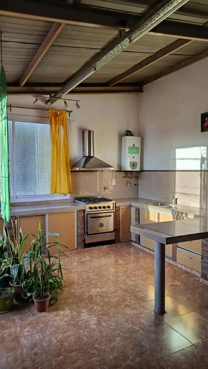 Dpto. Gran Ubicacion Con Ac, Wifi Y Vista Verde - Río Tercero