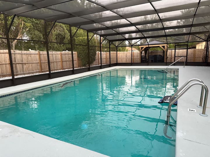 Serene Sunshine State Escape - Deltona, FL