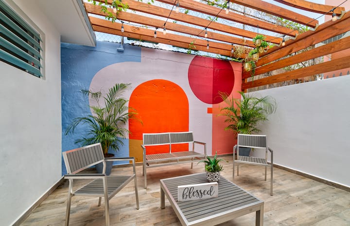 Casa Monsita: Colorful Vibes By The Beach - San Juan