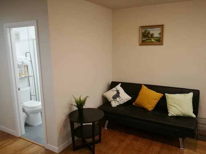 Quaint 3 Bed Unit, Minutes From San Francisco - Daly City, CA