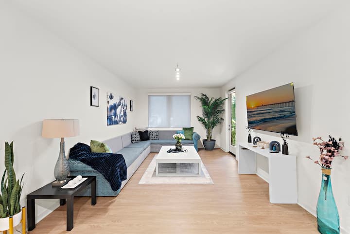 Irvine Spectrum Luxury 2br/2ba Apt With Pool & Gym - Irvine, CA