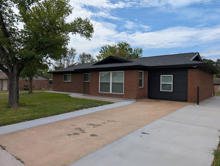 Cute House Near South Side A&m Campus. - College Station, TX