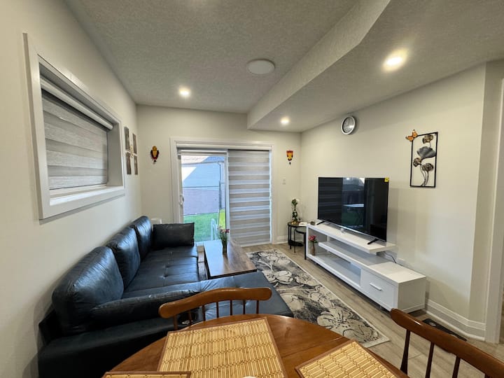 Luxurious Cozy Walkout Apartment In Kitchener - Kitchener