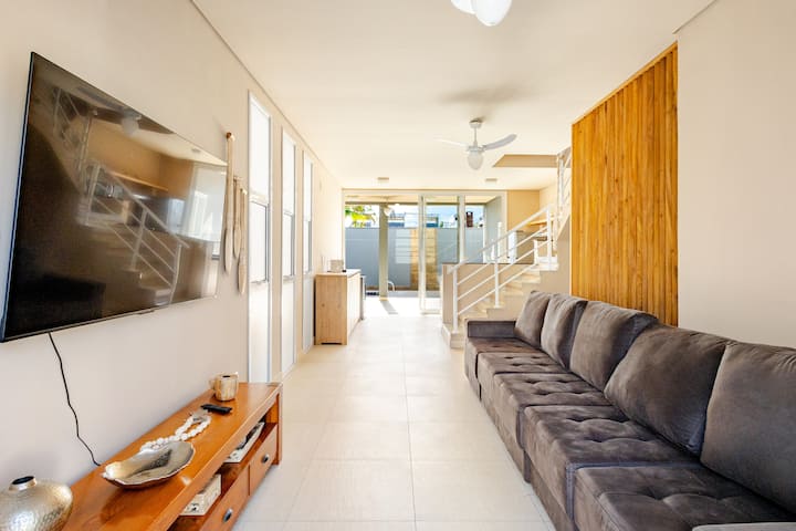 3 Suítes, Piscina Própria E Serviço De Praia - São Sebastião