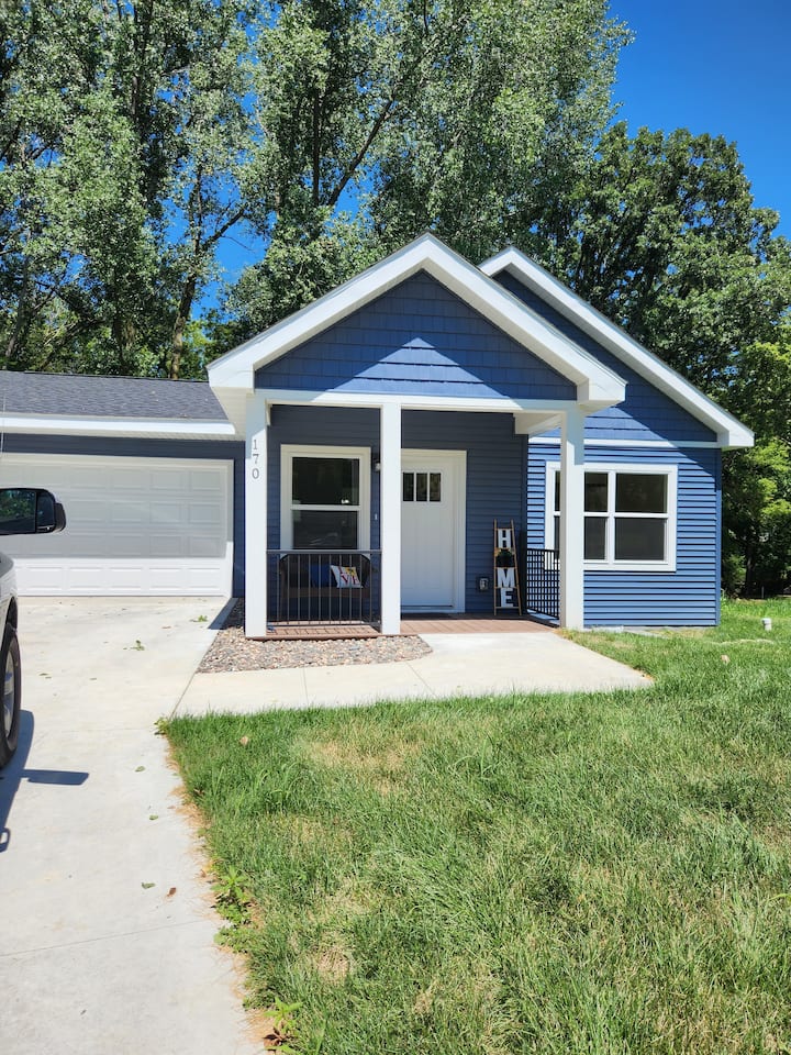 Peaceful 4 Bdrm Family Home - Medford, MN