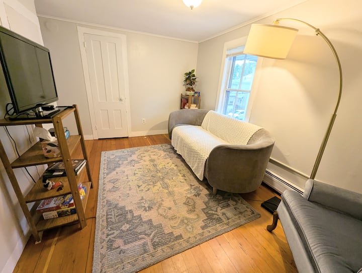 6br Historic "Boarding House" In Quiet Downtown - Northampton, MA