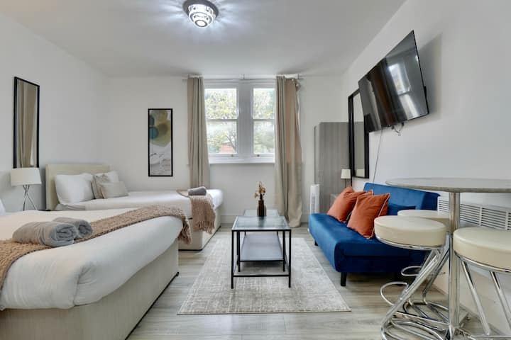 Studio Stay | Near City Center - Portsmouth