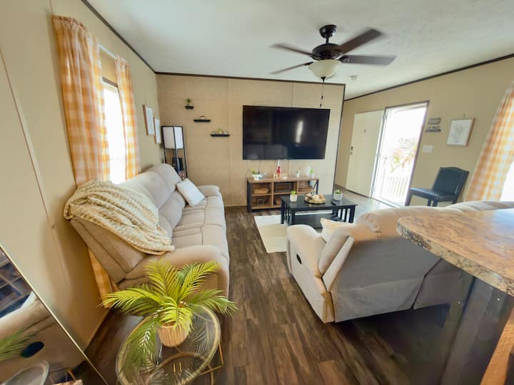 Sleeps 7 | Near Legoland | Family Ready + Tvs - Winter Haven, FL