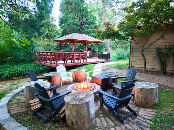 Yosemite Creekside Oasis/hot Tub/gameroom/ev/1acre - Oakhurst, CA