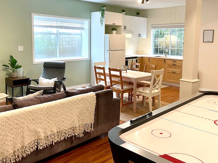 Spacious & Family Friendly - The Grouse Hideaway - West Vancouver