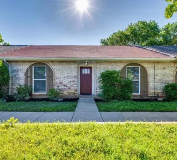 Dfw Central Home - Grand Prairie, TX