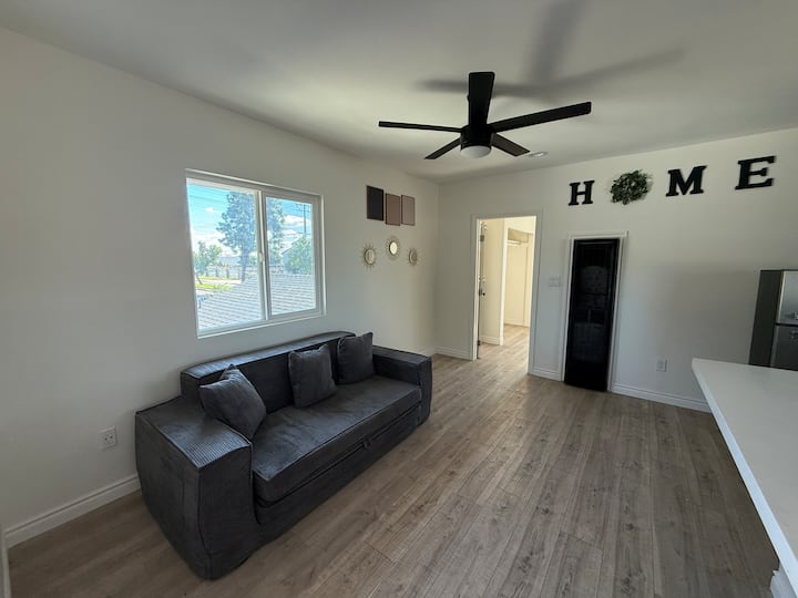 Cozy Home Minutes To Beach Cities! - Carson, CA