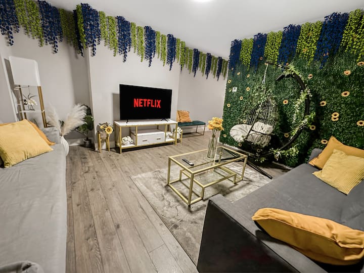 Spacious 2br | 5 Beds | Walk To Upenn - Philadelphia, PA