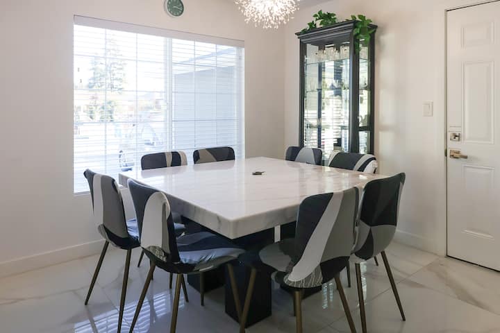 Luxe Redwood City |3br/2ba| Near Levi’s - 14 Miles - Belmont, CA