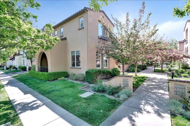 Gorgeous Modern Fully Furnished Home In San Ramon! - サン・ラモン, CA